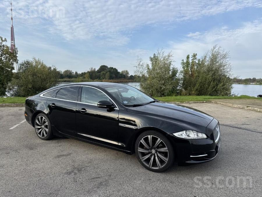Melns Jaguar XJ 2011 Rīga, ar dzinēja tilpumu 3.00 L un nobraukumu 220 tūkst. km par 14500 €, foto 5 vietnē AUTOMOTO.COM.LV