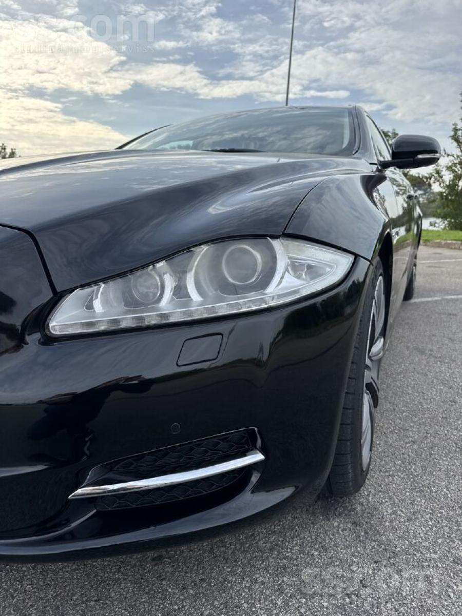 Melns Jaguar XJ 2011 Rīga, ar dzinēja tilpumu 3.00 L un nobraukumu 220 tūkst. km par 14500 €, foto 6 vietnē AUTOMOTO.COM.LV