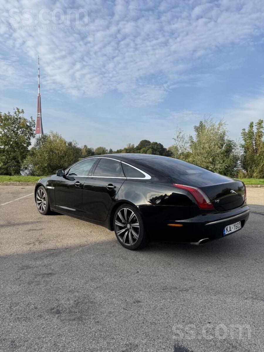 Melns Jaguar XJ 2011 Rīga, ar dzinēja tilpumu 3.00 L un nobraukumu 220 tūkst. km par 14500 €, foto 9 vietnē AUTOMOTO.COM.LV