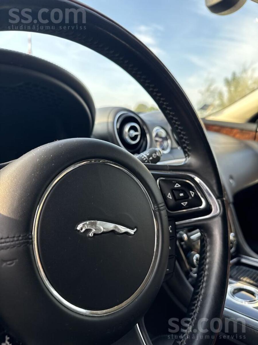 Melns Jaguar XJ 2011 Rīga, ar dzinēja tilpumu 3.00 L un nobraukumu 220 tūkst. km par 14500 €, foto 16 vietnē AUTOMOTO.COM.LV