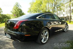 Black Jaguar XJ 2011 in Talsi, with an engine capacity of 3.00 L and mileage of 152 thousand km for 12500 €, photo 4 on AUTOMOTO.COM.LV