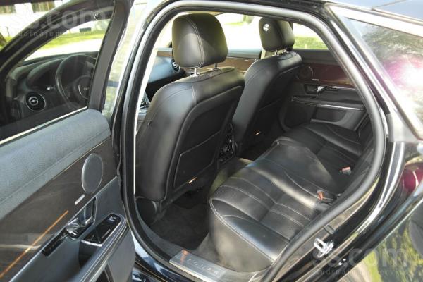 Black Jaguar XJ 2011 in Talsi, with an engine capacity of 3.00 L and mileage of 152 thousand km for 12500 €, photo 10 on AUTOMOTO.COM.LV