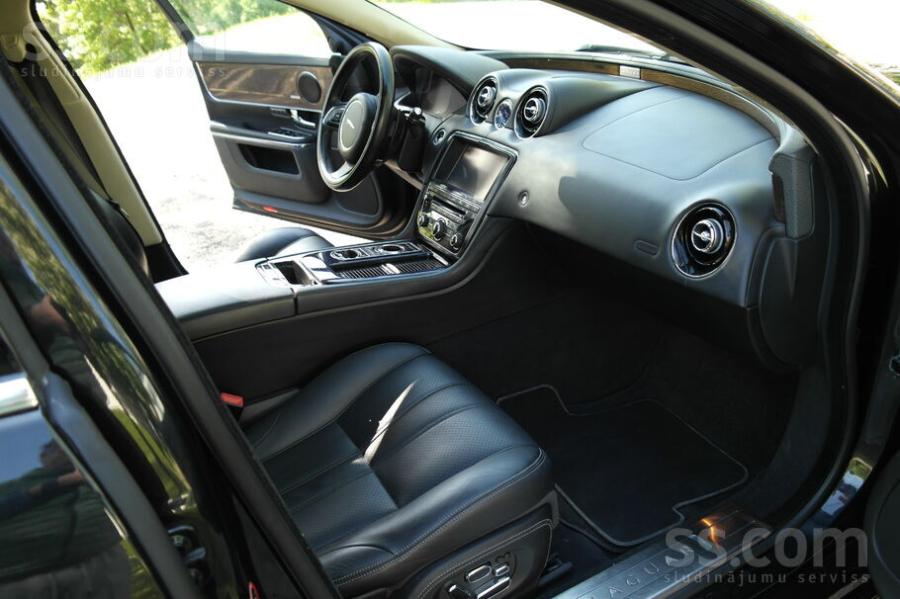 Black Jaguar XJ 2011 in Talsi, with an engine capacity of 3.00 L and mileage of 152 thousand km for 12500 €, photo 14 on AUTOMOTO.COM.LV