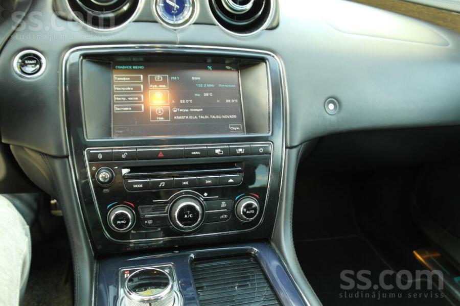 Black Jaguar XJ 2011 in Talsi, with an engine capacity of 3.00 L and mileage of 152 thousand km for 12500 €, photo 16 on AUTOMOTO.COM.LV