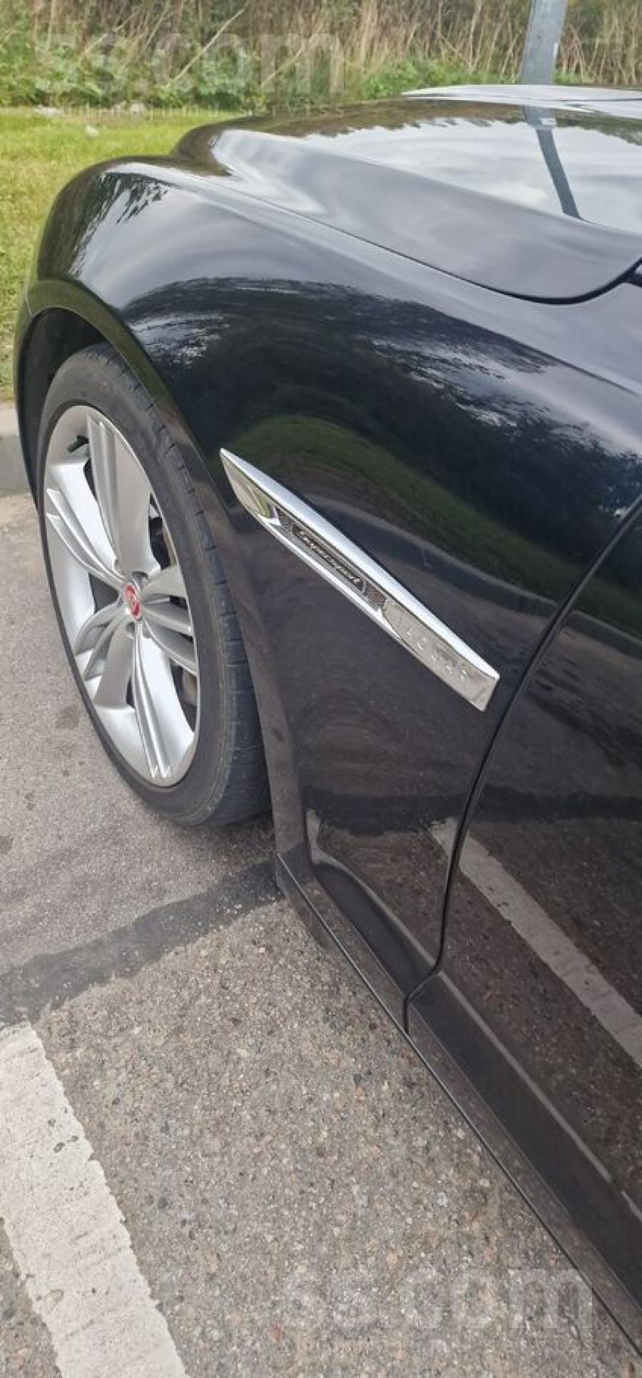 Black Jaguar XJ 2011 in Talsi, with an engine capacity of 3.00 L and mileage of 152 thousand km for 12500 €, photo 26 on AUTOMOTO.COM.LV
