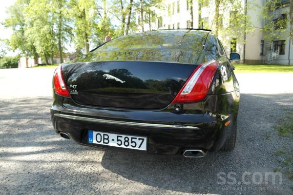 Melns Jaguar XJ 2011 Talsi, ar dzinēja tilpumu 3.00 L un nobraukumu 152 tūkst. km par 12500 €, foto 2 vietnē AUTOMOTO.COM.LV