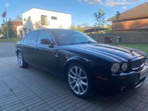 Black Jaguar XJ 2011 in Kaunas, with an engine capacity of 4.20 L and mileage of 208 thousand km for 4499 €, photo 3 on AUTOMOTO.COM.LV