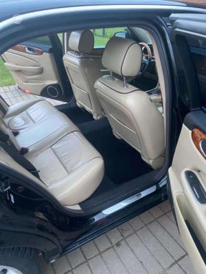 Black Jaguar XJ 2011 in Kaunas, with an engine capacity of 4.20 L and mileage of 208 thousand km for 4499 €, photo 12 on AUTOMOTO.COM.LV