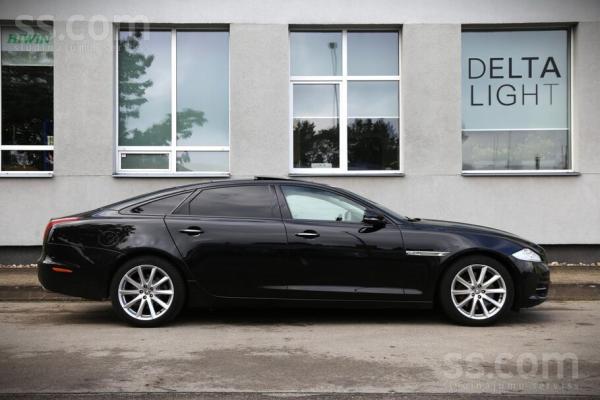 Melns Jaguar XJ 2011 Rīga, ar dzinēja tilpumu 3.00 L un nobraukumu 203 tūkst. km par 10995 €, foto 4 vietnē AUTOMOTO.COM.LV
