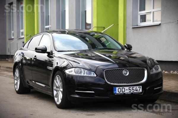 Melns Jaguar XJ 2011 Rīga, ar dzinēja tilpumu 3.00 L un nobraukumu 203 tūkst. km par 10995 €, foto 5 vietnē AUTOMOTO.COM.LV