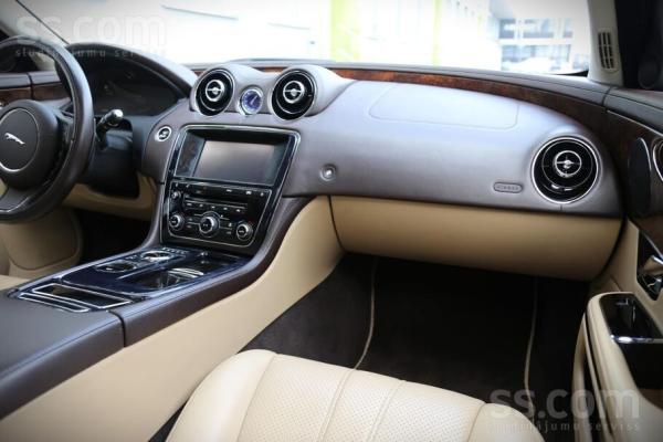 Melns Jaguar XJ 2011 Rīga, ar dzinēja tilpumu 3.00 L un nobraukumu 203 tūkst. km par 10995 €, foto 11 vietnē AUTOMOTO.COM.LV