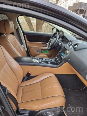 Black Jaguar XJ 2012 in Liepaja, with an engine capacity of 3.00 L and mileage of 226 thousand km for 13800 €, photo 9 on AUTOMOTO.COM.LV