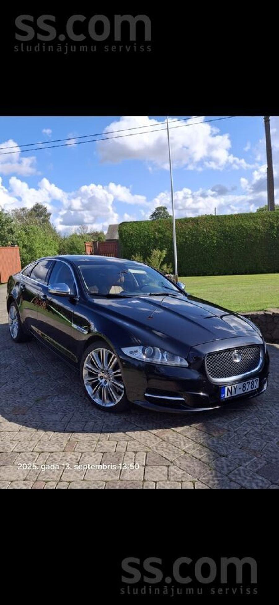 Black Jaguar XJ 2012 in Liepaja, with an engine capacity of 3.00 L and mileage of 226 thousand km for 13900 €, photo 1 on AUTOMOTO.COM.LV