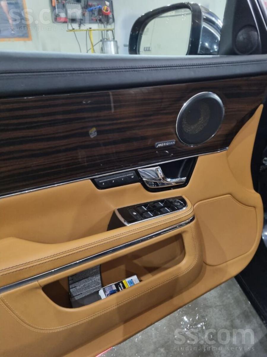 Black Jaguar XJ 2012 in Liepaja, with an engine capacity of 3.00 L and mileage of 226 thousand km for 13900 €, photo 11 on AUTOMOTO.COM.LV