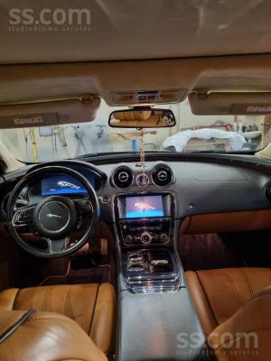Black Jaguar XJ 2012 in Liepaja, with an engine capacity of 3.00 L and mileage of 226 thousand km for 13900 €, photo 12 on AUTOMOTO.COM.LV