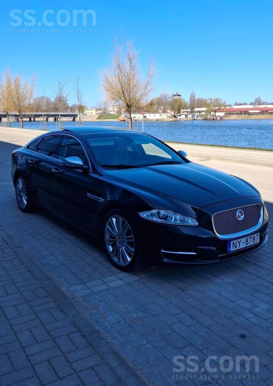 Melns Jaguar XJ 2012 Liepāja, ar dzinēja tilpumu 3.00 L un nobraukumu 226 tūkst. km par 11900 €, foto 3 vietnē AUTOMOTO.COM.LV