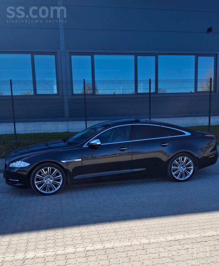 Melns Jaguar XJ 2012 Liepāja, ar dzinēja tilpumu 3.00 L un nobraukumu 226 tūkst. km par 11900 €, foto 4 vietnē AUTOMOTO.COM.LV