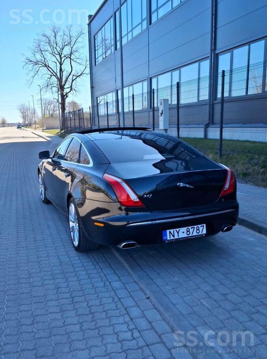 Melns Jaguar XJ 2012 Liepāja, ar dzinēja tilpumu 3.00 L un nobraukumu 226 tūkst. km par 11900 €, foto 6 vietnē AUTOMOTO.COM.LV