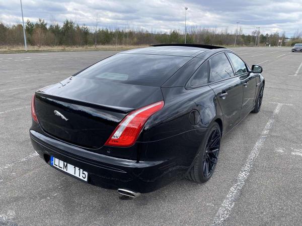 Black Jaguar XJ 2012 in Vilnius, with an engine capacity of 5.00 L and mileage of 156 thousand km for 12500 €, photo 6 on AUTOMOTO.COM.LV