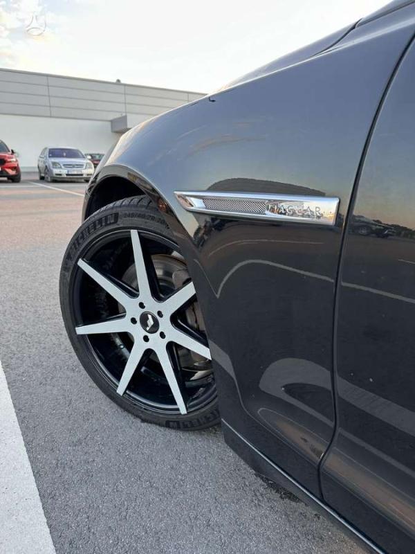 Melns Jaguar XJ 2013 Kauņa, ar dzinēja tilpumu 3.00 L un nobraukumu 233 tūkst. km par 9490 €, foto 11 vietnē AUTOMOTO.COM.LV