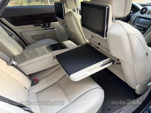 Black Jaguar XJ 2017 in Tallinn, with an engine capacity of 3.00 L and mileage of 213 thousand km for 13900 €, photo 9 on AUTOMOTO.COM.LV