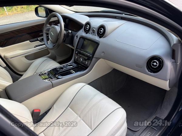 Black Jaguar XJ 2017 in Tallinn, with an engine capacity of 3.00 L and mileage of 213 thousand km for 13900 €, photo 10 on AUTOMOTO.COM.LV