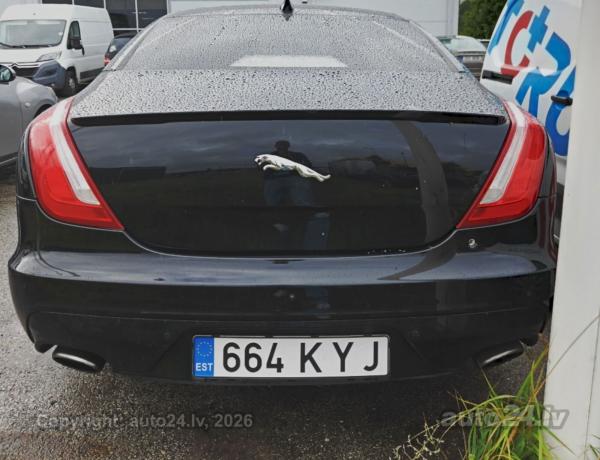 Melns Jaguar XJ 2017 Tallina, ar dzinēja tilpumu 3.00 L un nobraukumu 163 tūkst. km par 9500 €, foto 6 vietnē AUTOMOTO.COM.LV