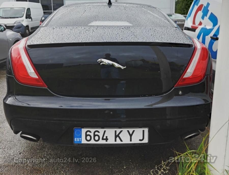 Melns Jaguar XJ 2017 Tallina, ar dzinēja tilpumu 3.00 L un nobraukumu 163 tūkst. km par 9500 €, foto 6 vietnē AUTOMOTO.COM.LV