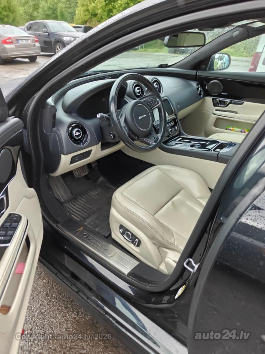 Melns Jaguar XJ 2017 Tallina, ar dzinēja tilpumu 3.00 L un nobraukumu 163 tūkst. km par 9500 €, foto 7 vietnē AUTOMOTO.COM.LV