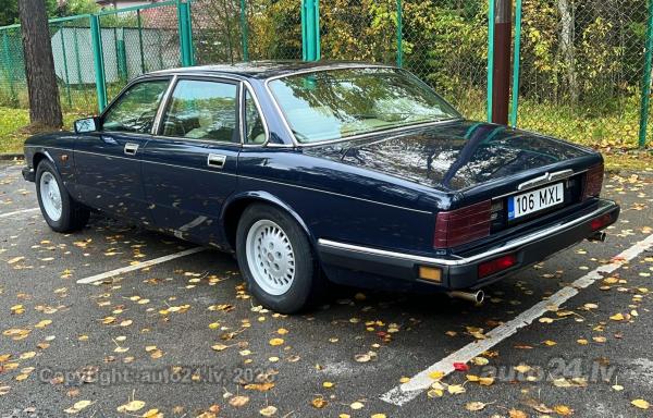 Jaguar XJ 1991 in Tallinn on AUTOMOTO.COM.LV Blue Jaguar XJ 1991 in Tallinn, with an engine capacity of 3.20 L and mileage of 143 thousand km for 7990 €, photo 5 on AUTOMOTO.COM.LV