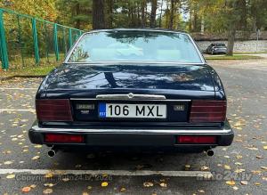 Blue Jaguar XJ 1991 in Tallinn, with an engine capacity of 3.20 L and mileage of 143 thousand km for 7990 €, photo 8 on AUTOMOTO.COM.LV