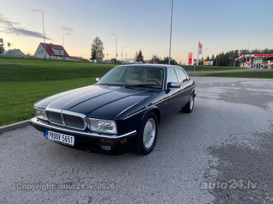 Zils Jaguar XJ 1994 Tartu, ar dzinēja tilpumu 4.00 L un nobraukumu 212 tūkst. km par 6490 €, foto 1 vietnē AUTOMOTO.COM.LV