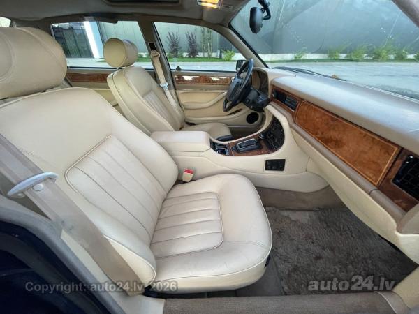 Zils Jaguar XJ 1994 Tartu, ar dzinēja tilpumu 4.00 L un nobraukumu 212 tūkst. km par 6490 €, foto 6 vietnē AUTOMOTO.COM.LV