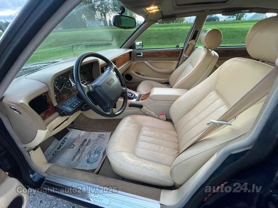 Zils Jaguar XJ 1994 Tartu, ar dzinēja tilpumu 4.00 L un nobraukumu 212 tūkst. km par 6490 €, foto 12 vietnē AUTOMOTO.COM.LV