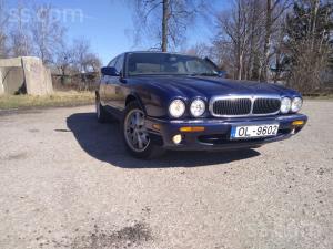 Zils Jaguar XJ 2000 Talsi, ar dzinēja tilpumu 3.20 L un nobraukumu 228 tūkst. km par 5000 €, foto  vietnē AUTOMOTO.COM.LV