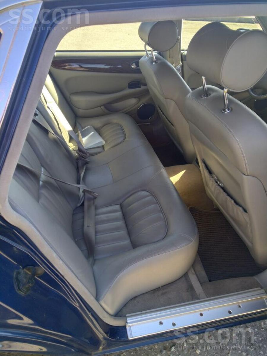 Blue Jaguar XJ 2000 in Talsi, with an engine capacity of 3.20 L and mileage of 228 thousand km for 5000 €, photo 7 on AUTOMOTO.COM.LV