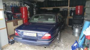 Blue Jaguar XJ 2000 in Talsi, with an engine capacity of 3.20 L and mileage of 228 thousand km for 5000 €, photo 13 on AUTOMOTO.COM.LV