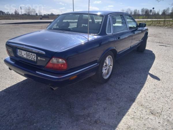 Zils Jaguar XJ 2000 Talsi, ar dzinēja tilpumu 3.20 L un nobraukumu 228 tūkst. km par 5000 €, foto 3 vietnē AUTOMOTO.COM.LV