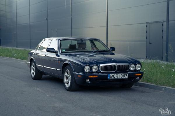 Blue Jaguar XJ 2001 in Vilnius, with an engine capacity of 3.20 L and mileage of 185 thousand km for 6200 €, photo 3 on AUTOMOTO.COM.LV
