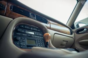 Blue Jaguar XJ 2001 in Vilnius, with an engine capacity of 3.20 L and mileage of 185 thousand km for 6200 €, photo 16 on AUTOMOTO.COM.LV