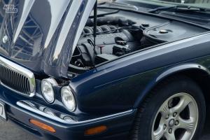 Blue Jaguar XJ 2001 in Vilnius, with an engine capacity of 3.20 L and mileage of 185 thousand km for 6200 €, photo 20 on AUTOMOTO.COM.LV