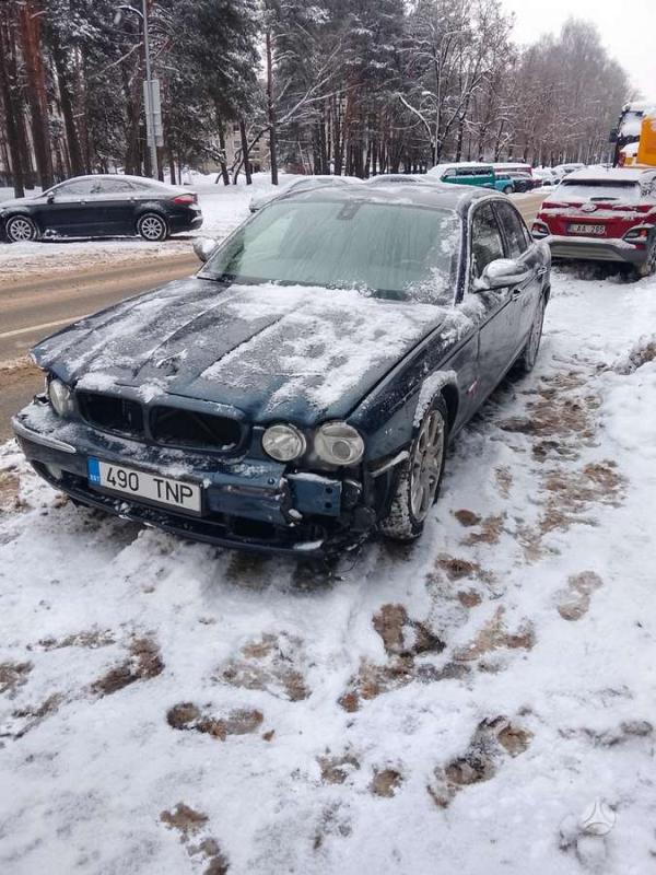 Zils Jaguar XJ 2006 Viļņa, ar dzinēja tilpumu 2.70 L un nobraukumu 287 tūkst. km par 6600 €, foto 1 vietnē AUTOMOTO.COM.LV