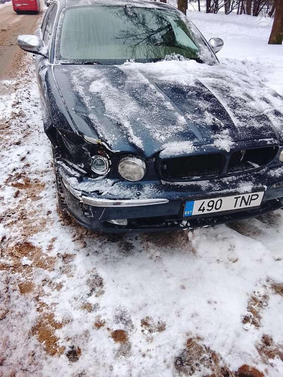 Blue Jaguar XJ 2006 in Vilnius, with an engine capacity of 2.70 L and mileage of 287 thousand km for 6600 €, photo 2 on AUTOMOTO.COM.LV