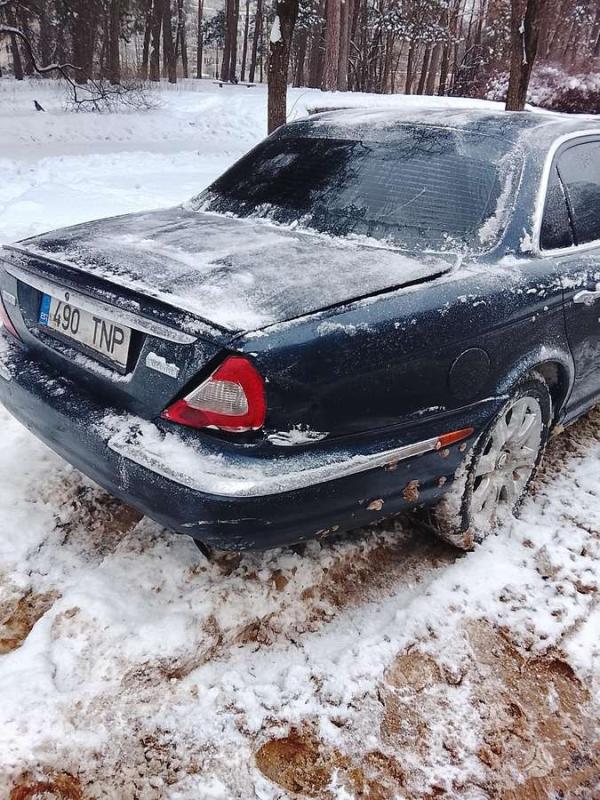 Zils Jaguar XJ 2006 Viļņa, ar dzinēja tilpumu 2.70 L un nobraukumu 287 tūkst. km par 6600 €, foto 4 vietnē AUTOMOTO.COM.LV