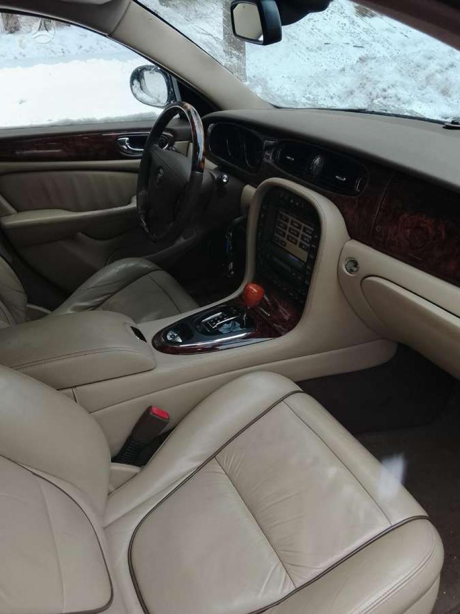 Blue Jaguar XJ 2006 in Vilnius, with an engine capacity of 2.70 L and mileage of 287 thousand km for 6600 €, photo 5 on AUTOMOTO.COM.LV