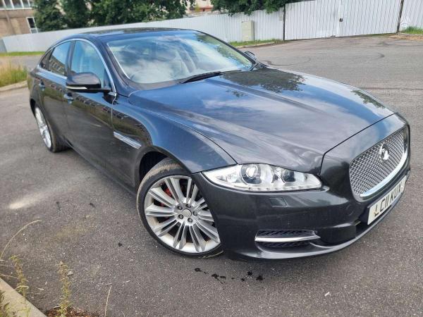 Blue Jaguar XJ 2011 in Jonava, with an engine capacity of 2.99 L and mileage of 144 thousand km for 4599 €, photo 1 on AUTOMOTO.COM.LV