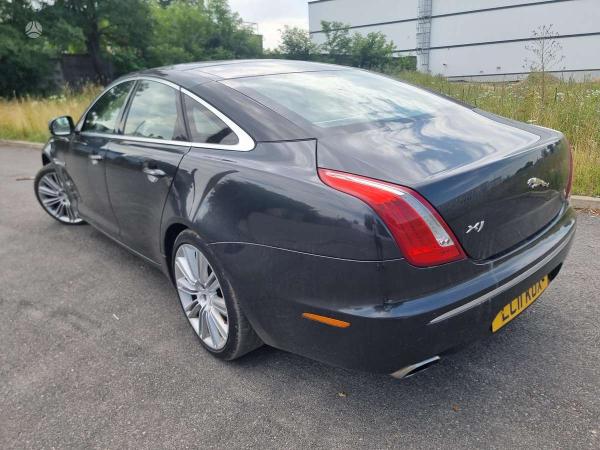 Blue Jaguar XJ 2011 in Jonava, with an engine capacity of 2.99 L and mileage of 144 thousand km for 4599 €, photo 6 on AUTOMOTO.COM.LV