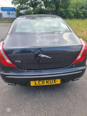 Blue Jaguar XJ 2011 in Jonava, with an engine capacity of 2.99 L and mileage of 144 thousand km for 4599 €, photo 8 on AUTOMOTO.COM.LV