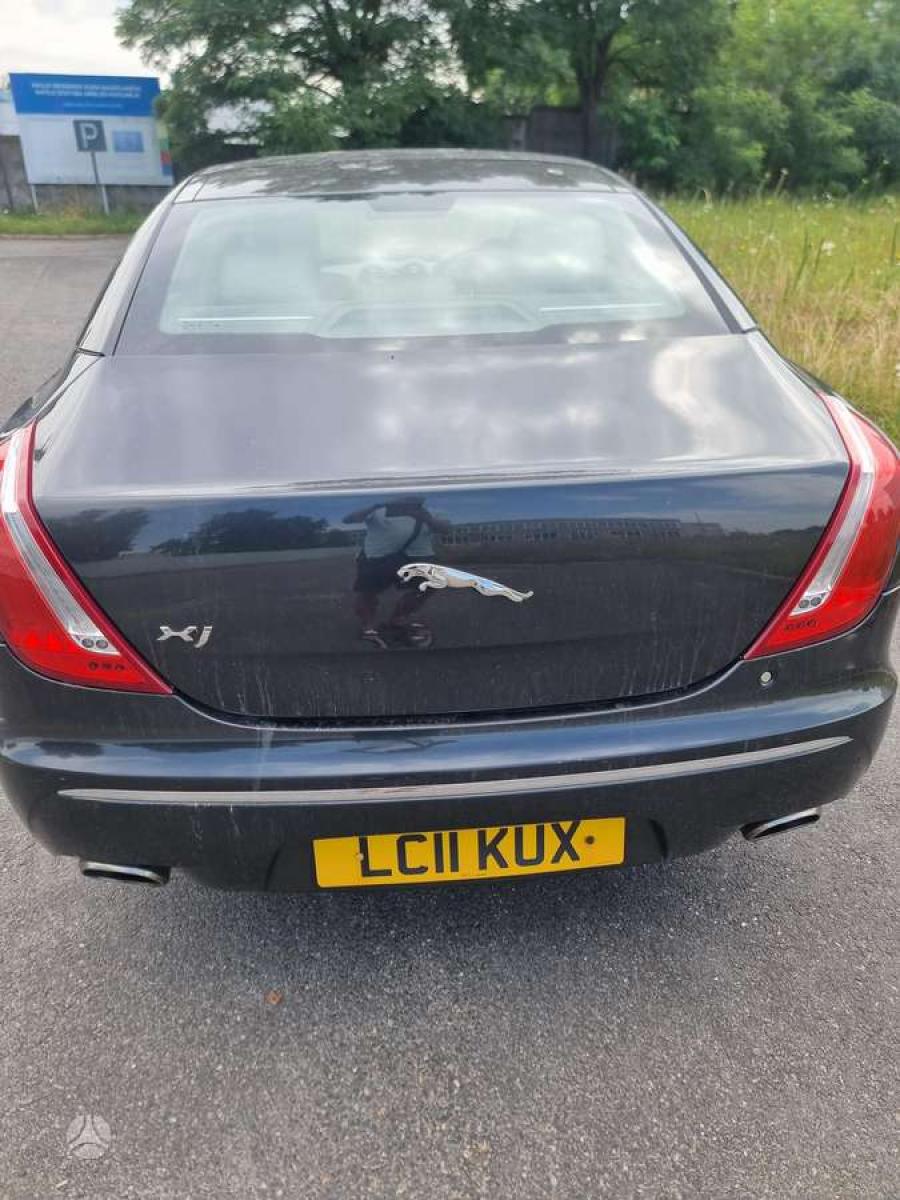 Blue Jaguar XJ 2011 in Jonava, with an engine capacity of 2.99 L and mileage of 144 thousand km for 4599 €, photo 8 on AUTOMOTO.COM.LV