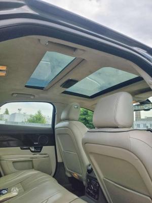 Blue Jaguar XJ 2011 in Jonava, with an engine capacity of 2.99 L and mileage of 144 thousand km for 4599 €, photo 13 on AUTOMOTO.COM.LV
